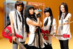 Cherry Boom - Discografía, line-up, biografía, entrevistas, fotos