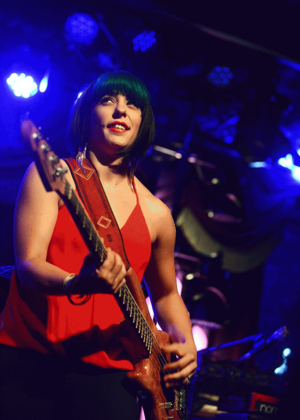 Danielle Nicole - discography, line-up, biography, interviews, photos