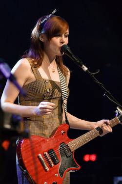 Sara Radle - discography, line-up, biography, interviews, photos