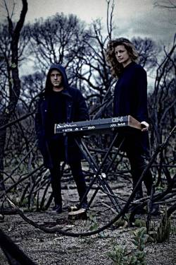 Synths Versus Me - discography, line-up, biography, interviews, photos